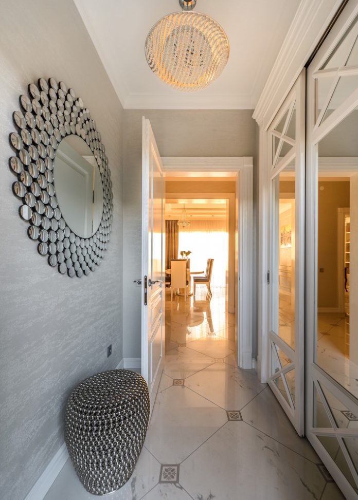 13 exemple de holuri amenajate cu tapet