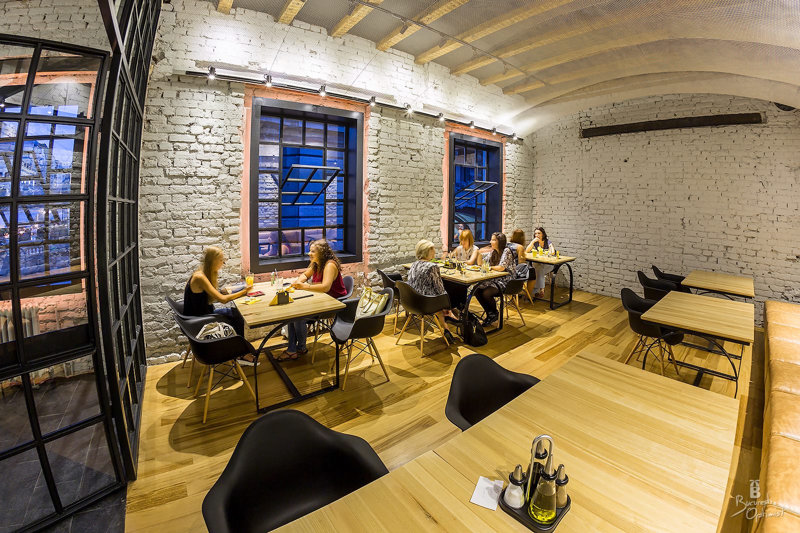 Alt Shift: un gastropub in stil industrial chic in inima capitalei