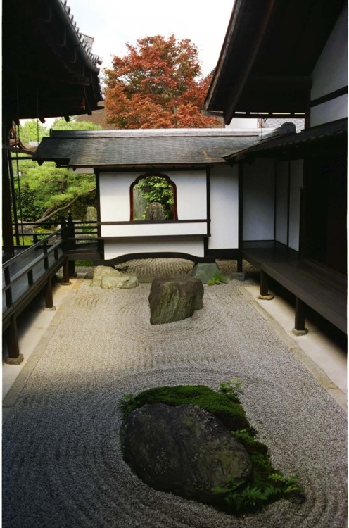 Gradina japoneza – amenajare exterioara care are la baza principii zen